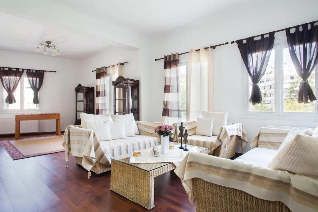 Athens Apartment 5min to metro, Athens (updated prices 2025)