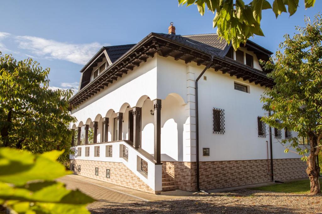 Conacul La Ciresi, Vălenii de Munte (updated prices 2026)