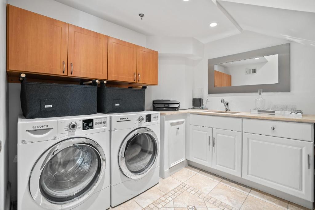 The Grand Bank Loft - 1912 Bank meets Modern Luxury - 9min Train to NYC ...