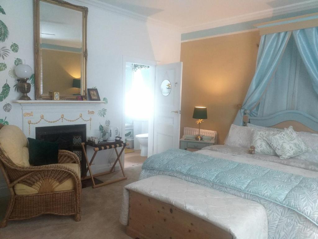JESMOND HOUSE B&B Deluxe Rm3 two night minimum booking, Hull – Prezzi ...