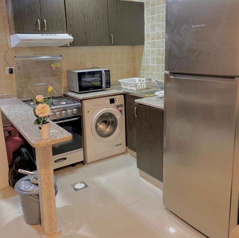 Spacious Studio Apartment in Dubai Marina with Balcony, Dubai (updated prices 2024)