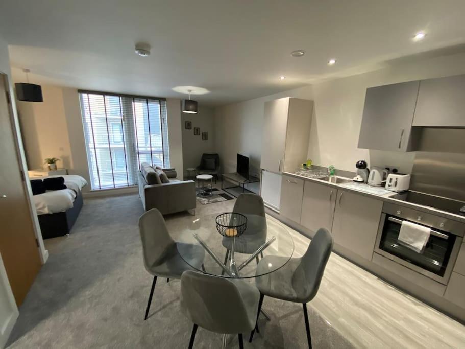 Beautiful 1 Bed Studio Apt in Central Manchester, Manchester (updated ...