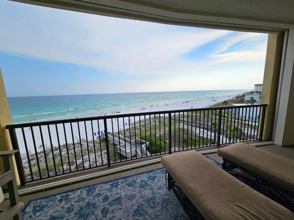 Bella Riva 409 4 bedroom Beachfront Beach set up included, Fort Walton ...