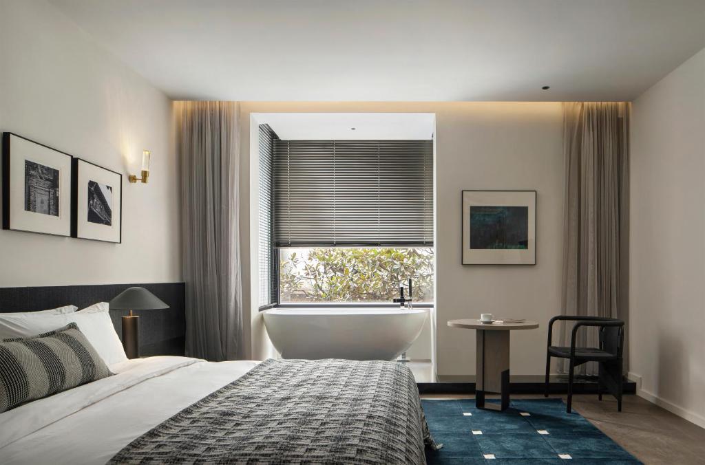 WEZO Hotel Kuanzhai Alley Chengdu-Breakfast till 12noon-LV city guide ...