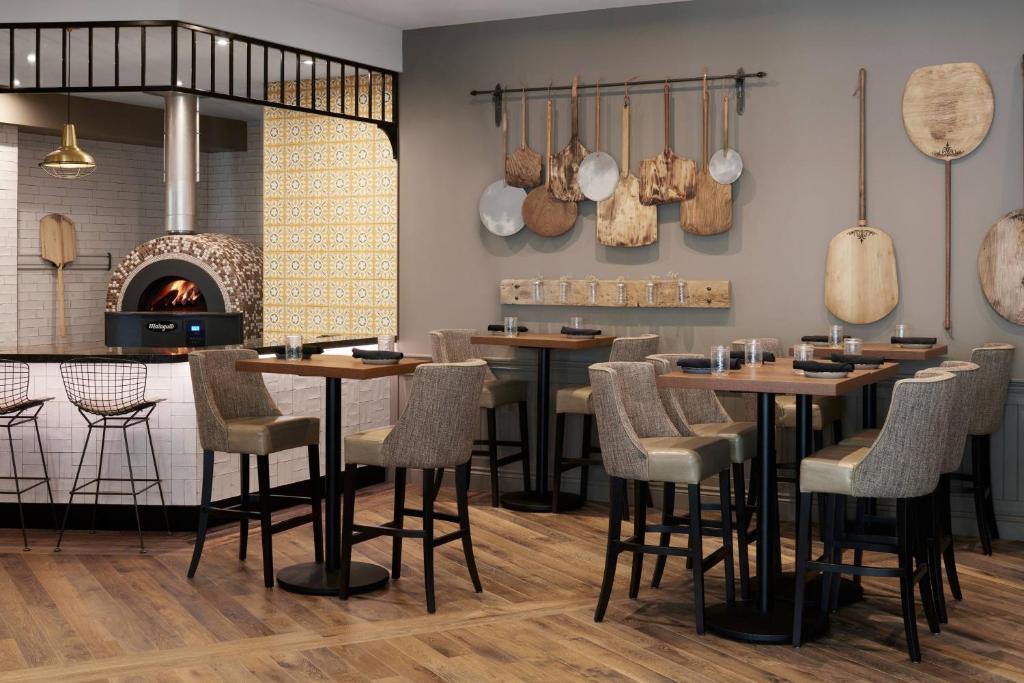 Delta Hotels by Marriott Guelph Conference Centre, Guelph (updated ...