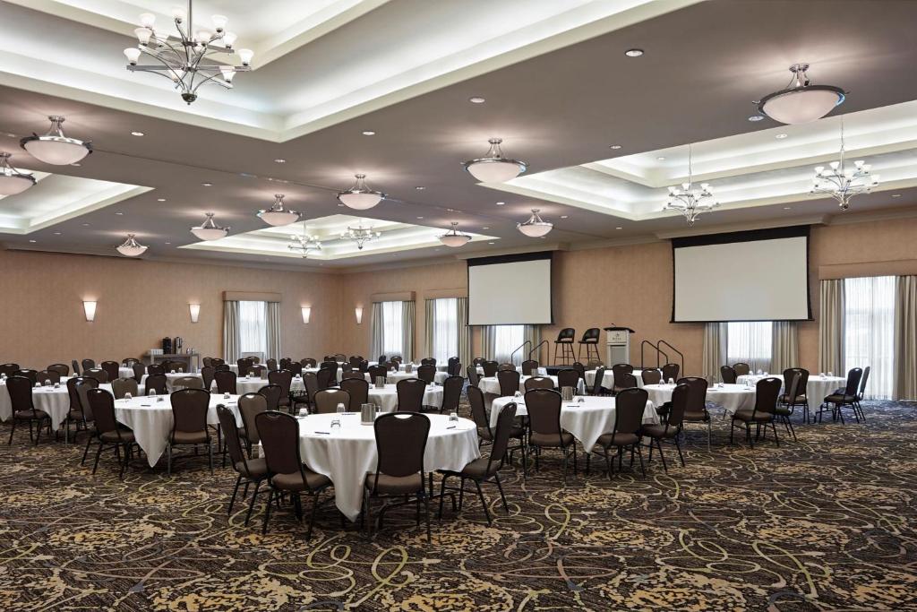 Delta Hotels by Marriott Guelph Conference Centre, Guelph (updated ...