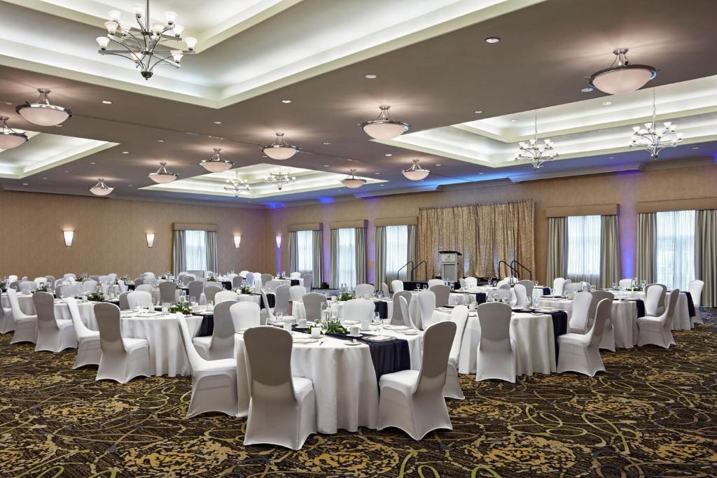 Delta Hotels by Marriott Guelph Conference Centre, Guelph (updated ...