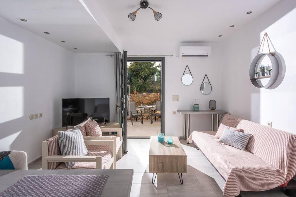 Malena Apartment by 8essentially, Sísion (updated prices 2026)