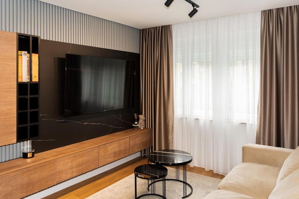 Royalux Kennedy Residences, Tošin Bunar (updated prices 2026)