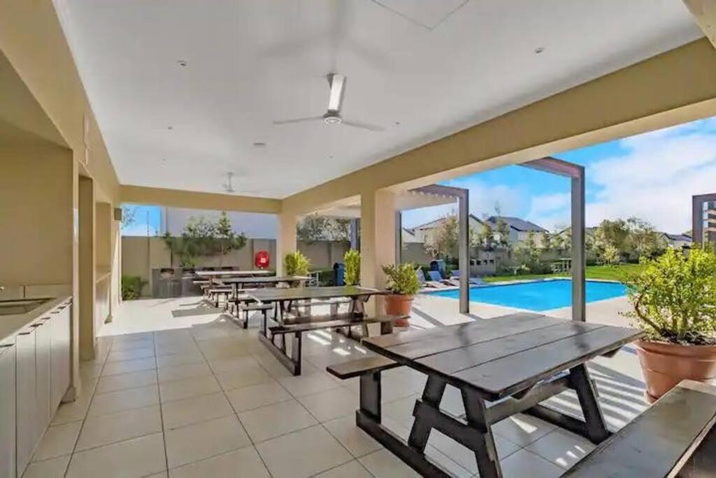 Superb Sandton Apartment, South Africa - Booking.com