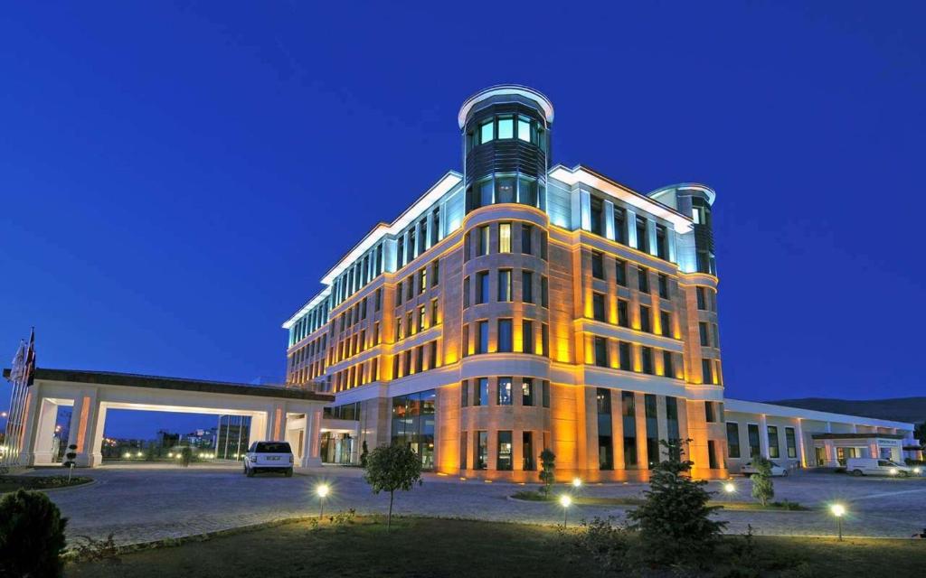 Doubletree by Hilton Van, Van (updated prices 2025)