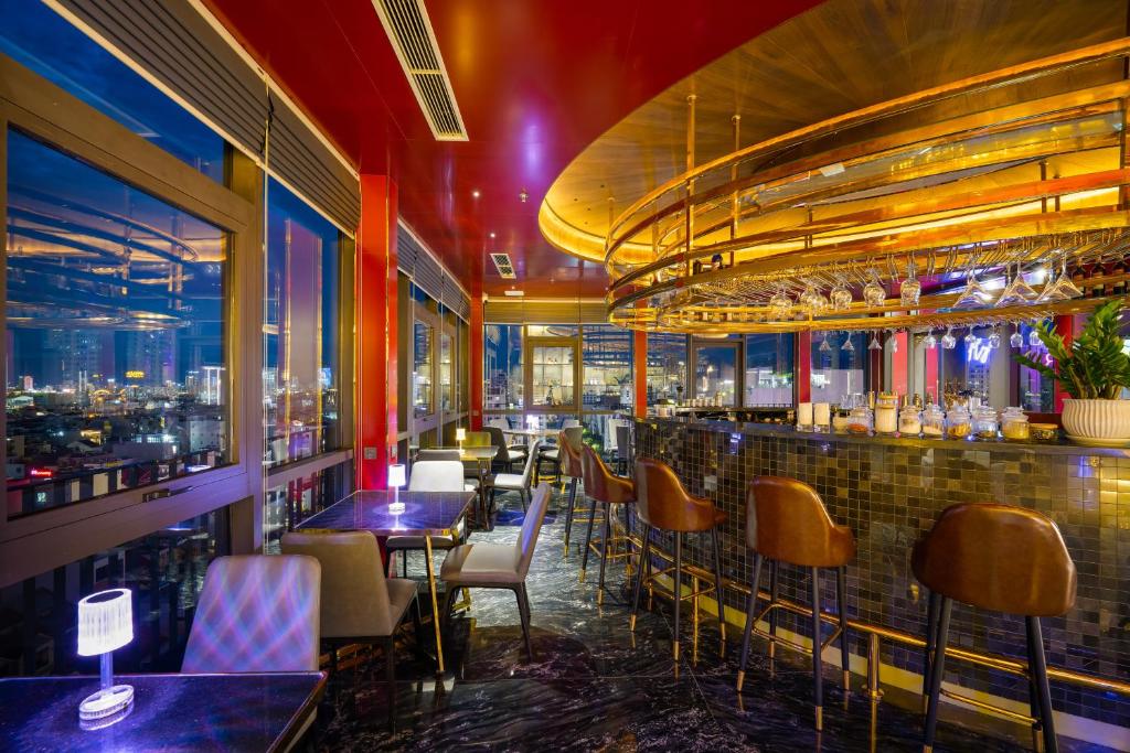 Golden Lotus Grand Da Nang - Panoramic Rooftop Bar & Daily Afternoon ...