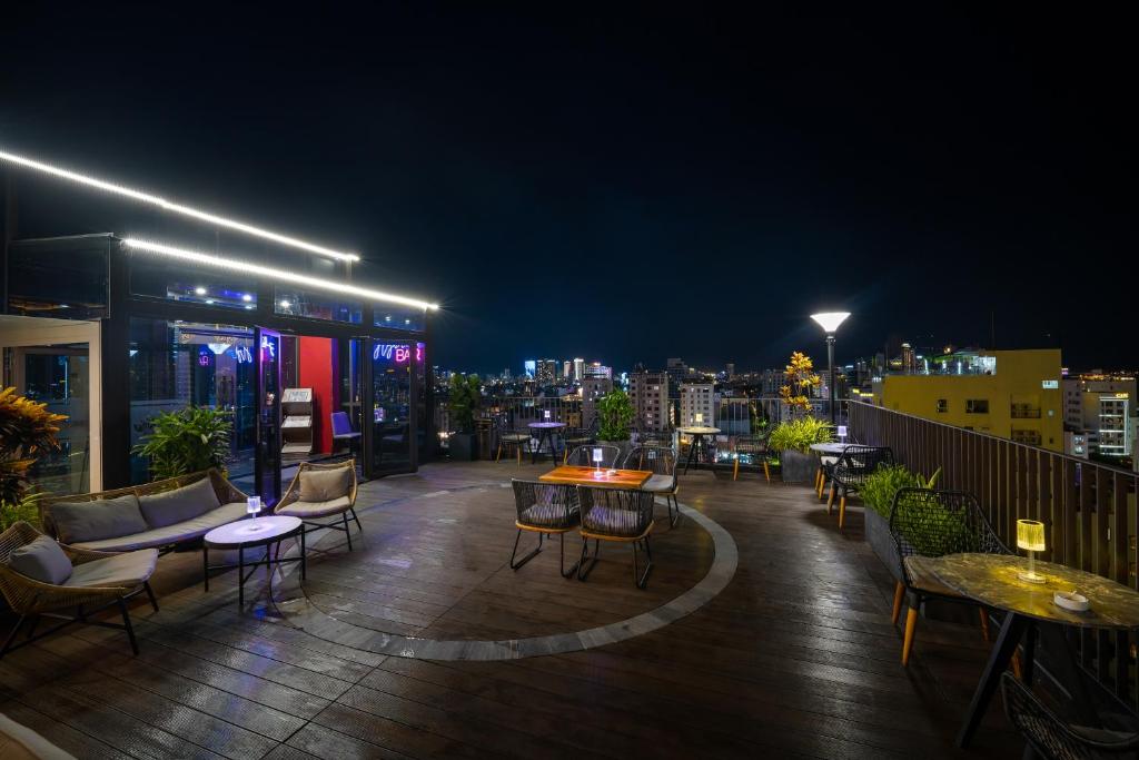 Golden Lotus Grand Da Nang - Panoramic Rooftop Bar & Daily Afternoon ...