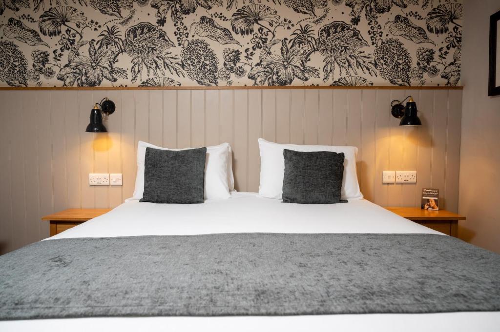 Cedars Inn by Greene King Inns, Barnstaple (updated prices 2025)