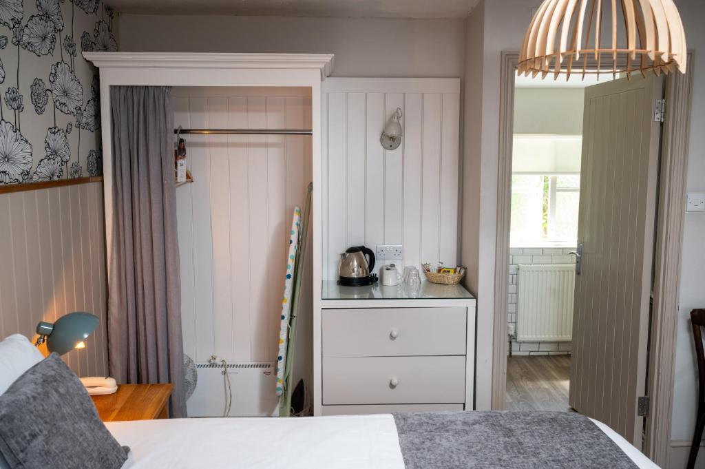 Cedars Inn by Greene King Inns, Barnstaple (updated prices 2025)
