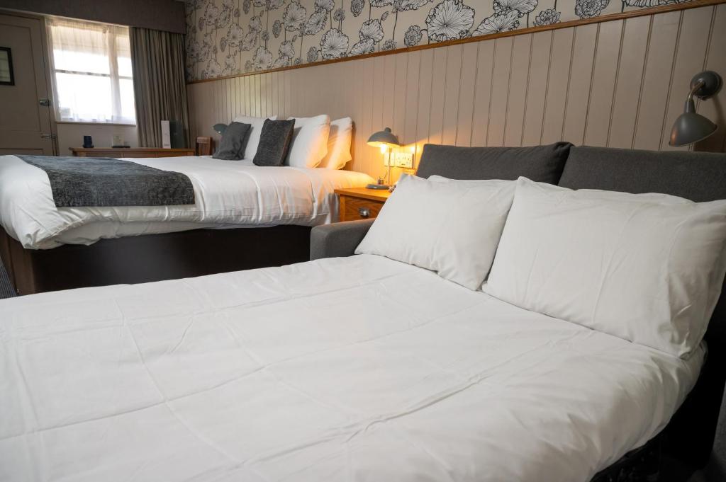 Cedars Inn by Greene King Inns, Barnstaple (updated prices 2025)