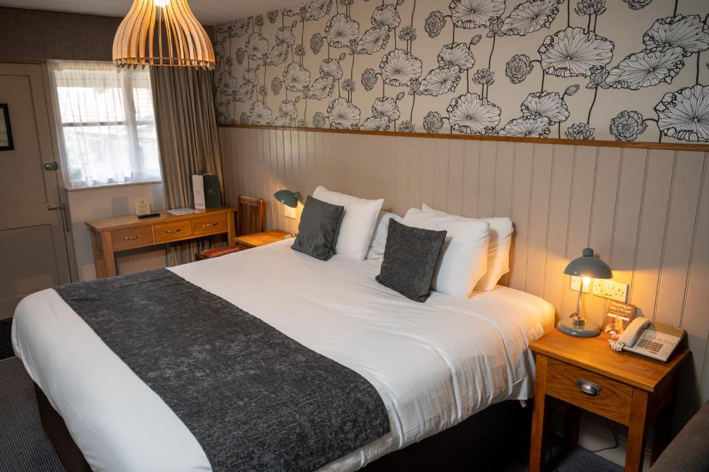 Cedars Inn by Greene King Inns, Barnstaple (updated prices 2025)