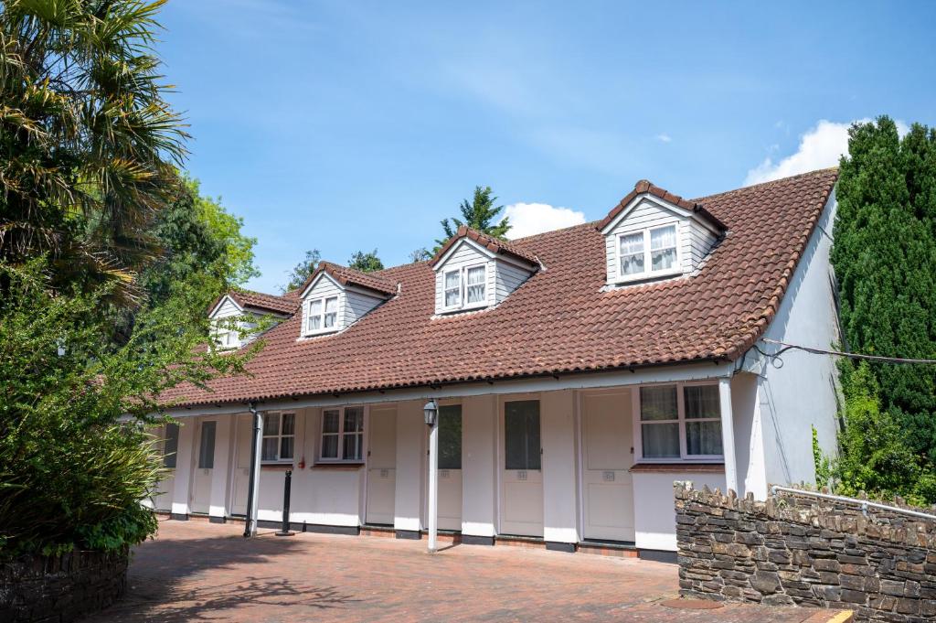 Cedars Inn by Greene King Inns, Barnstaple (updated prices 2025)