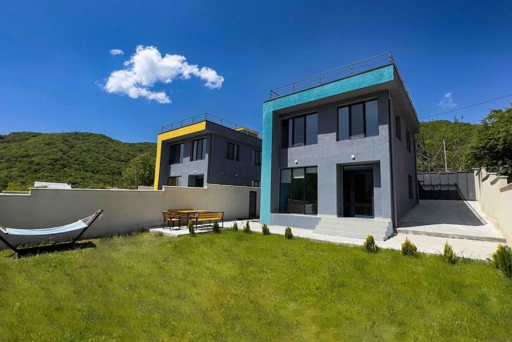 Twins, Tbilisi City – Updated 2024 Prices