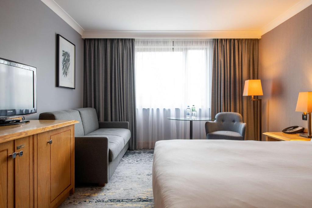 DoubleTree by Hilton Swindon Hotel, Swindon (updated prices 2025)