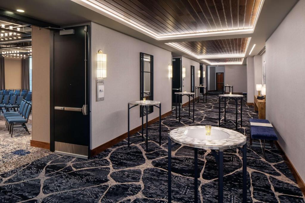 Hampton Inn Boston Seaport District, Boston (updated prices 2025)