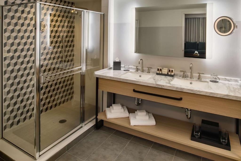 Hilton Hotel Bathroom