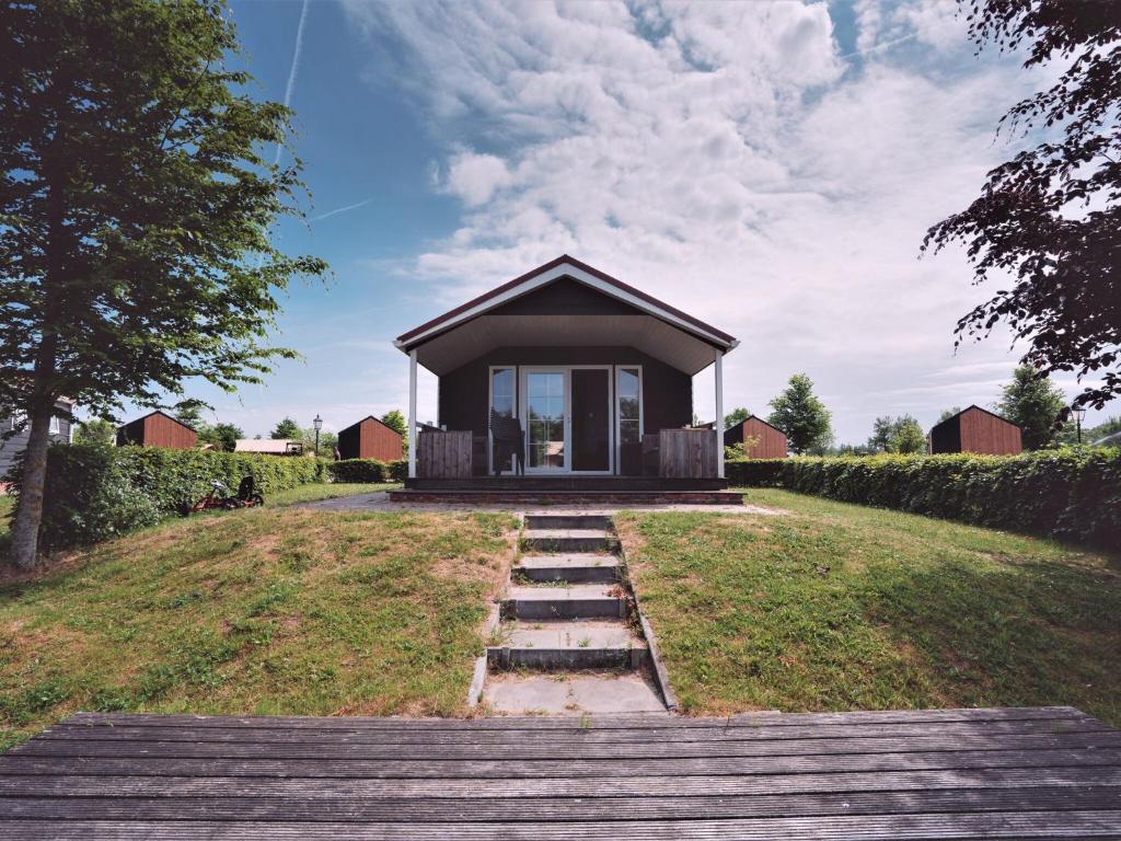 Beautiful holiday home with a veranda and jetty, Bant (updated prices 2026)