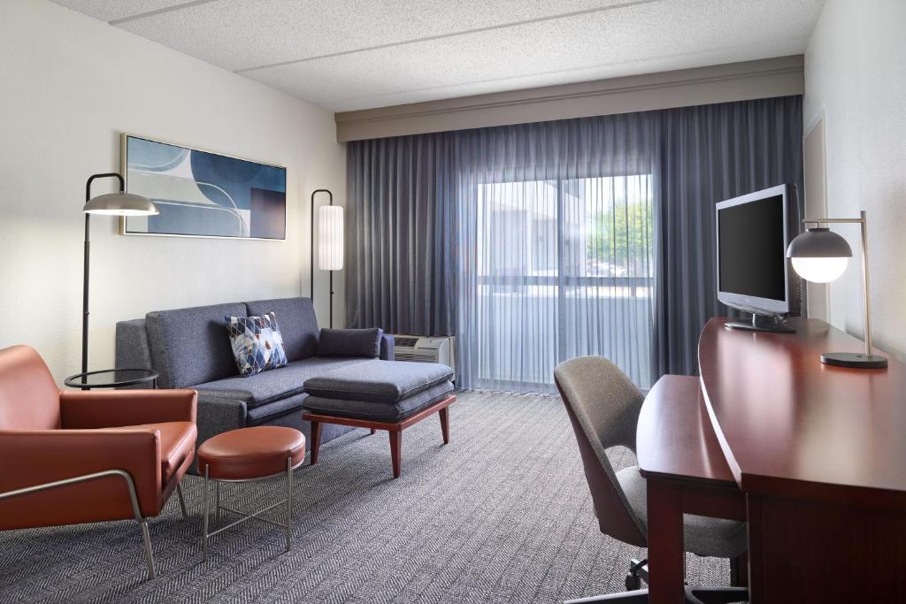 Courtyard by Marriott Atlanta Executive Park/Emory, Atlanta (updated ...