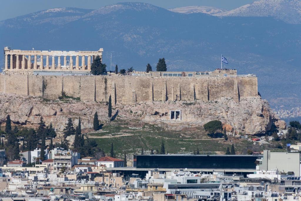 ACROPOLIS VIEW apartment for 4 people, Athens (updated prices 2025)