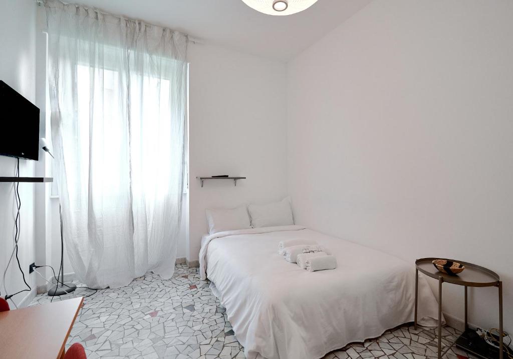 Xenia Apartments - Stylish Navigli Studio Apartment, Milan (updated ...