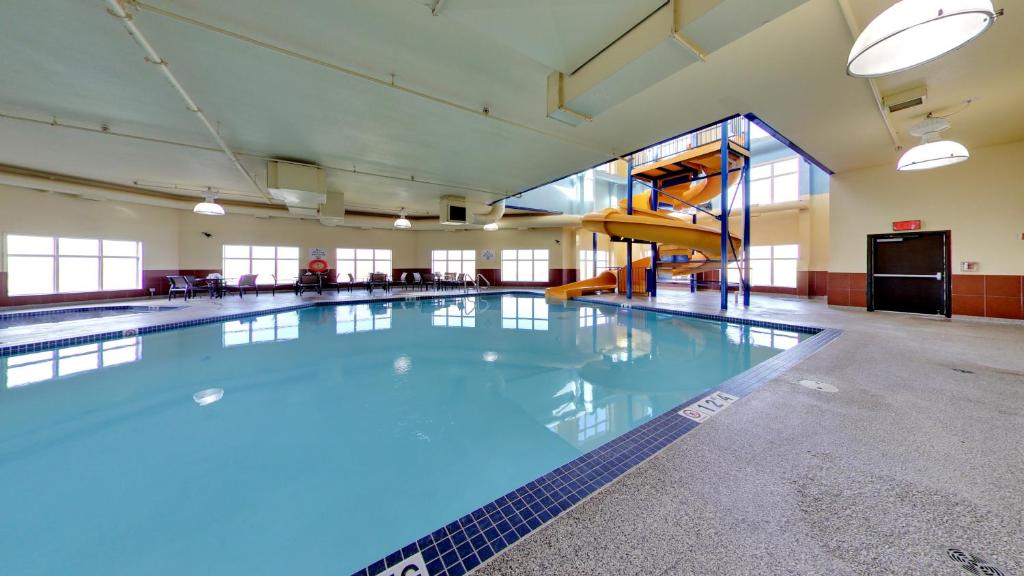 Holiday Inn Express Hotel & Suites - Edmonton International Airport, an ...