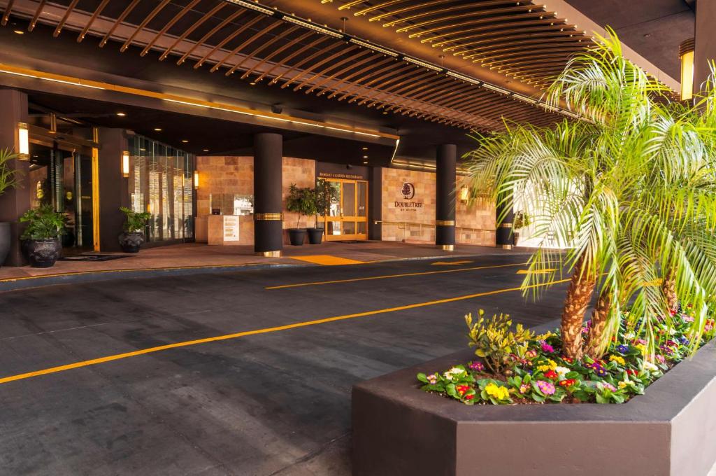 Doubletree by Hilton Los Angeles Downtown, Los Angeles (updated prices ...