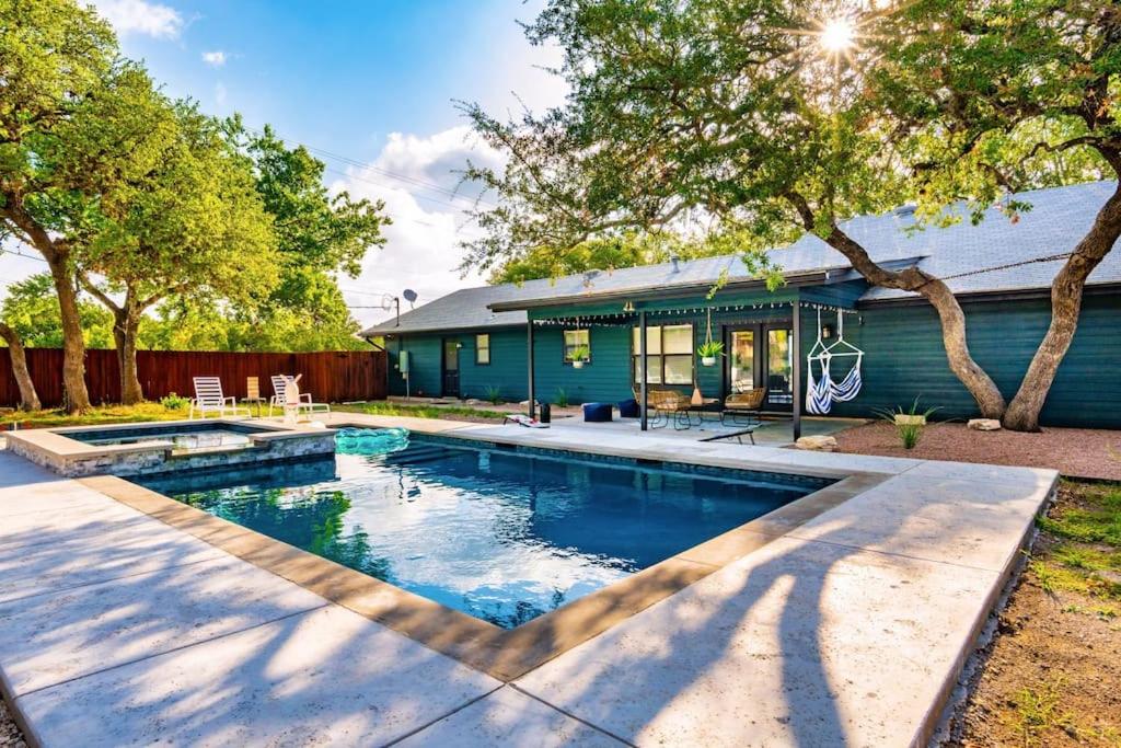 Lago Lux Fun 5BD Pool & GameRoom Next To The Lake, Lago Vista (updated ...