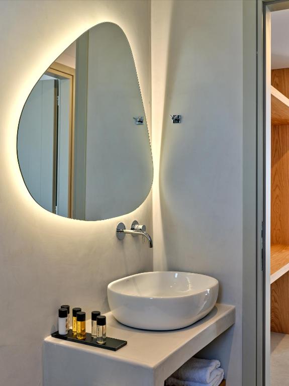 Paros Gem, Naousa (updated prices 2025)