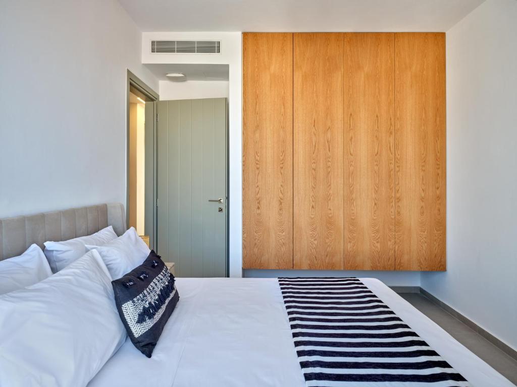 Paros Gem, Naousa (updated prices 2025)