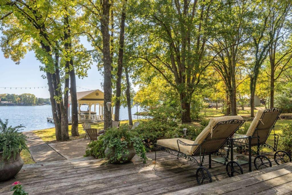 Moonlight Baydream, Hot Springs (updated prices 2025)