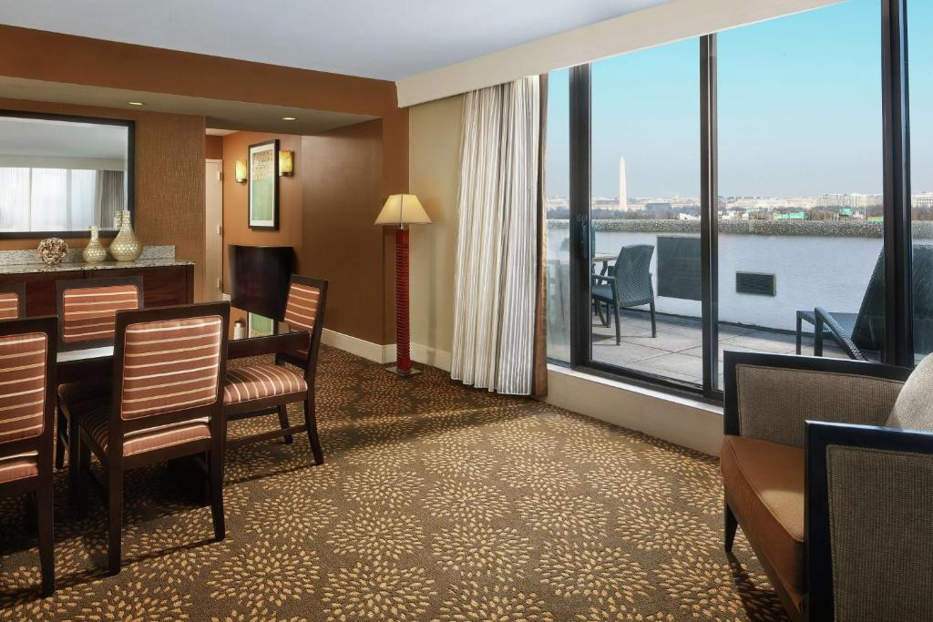 DoubleTree by Hilton Washington DC – Crystal City, Arlington (updated ...