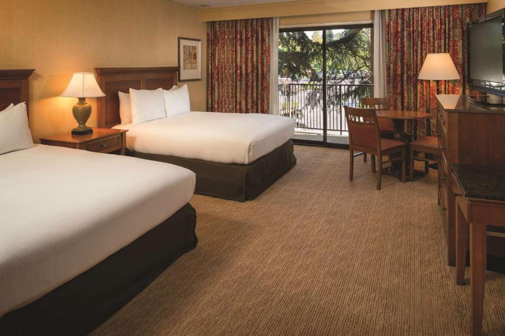 DoubleTree by Hilton Seattle Airport, SeaTac (updated prices 2025)