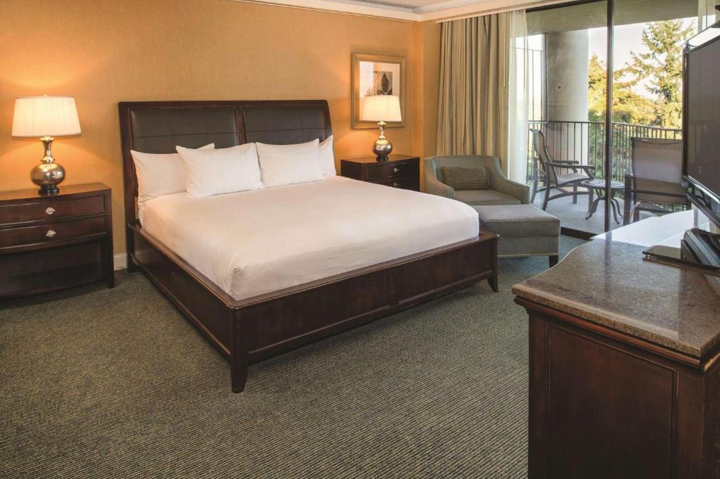 DoubleTree by Hilton Seattle Airport, SeaTac (updated prices 2025)