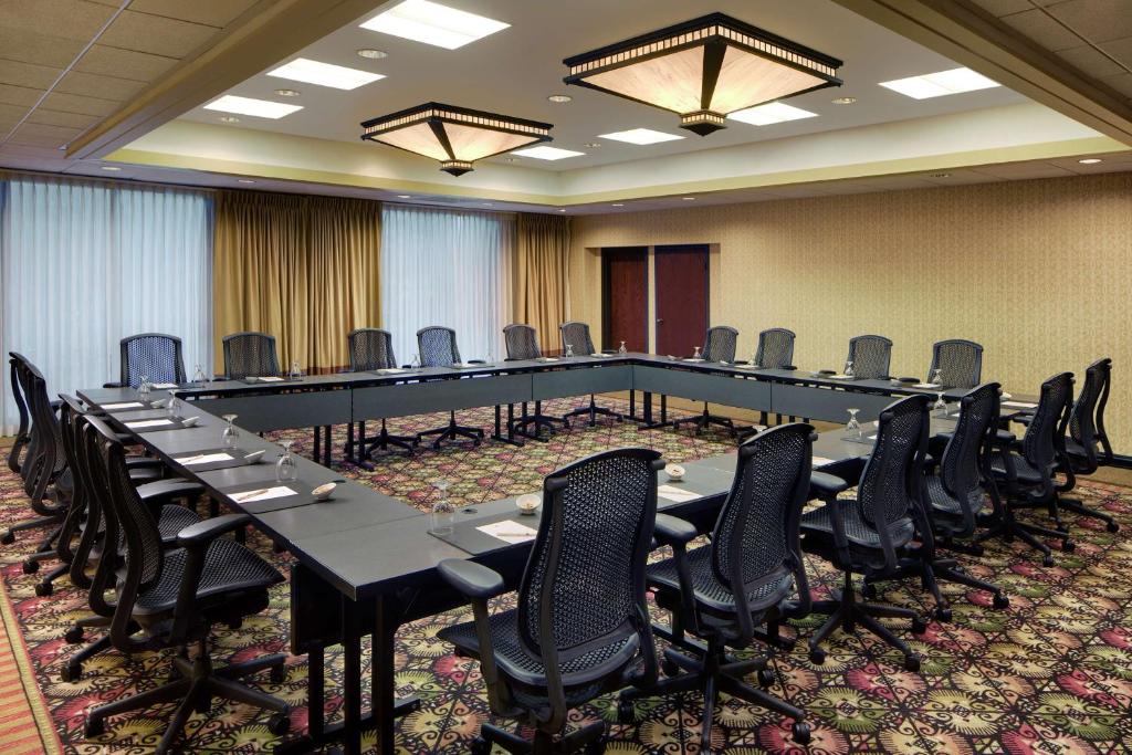 DoubleTree by Hilton Seattle Airport, SeaTac (updated prices 2025)