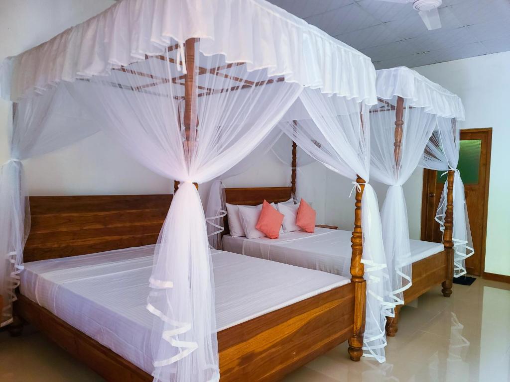 Woodholic Homestay, Sigiriya (updated prices 2024)
