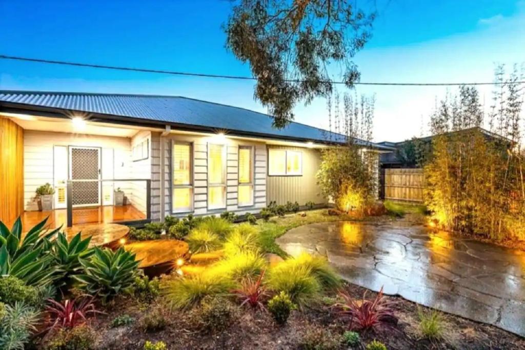 Capel Home House and Guest House by Ready Set Stay - BYO LINEN & TOWELS ...