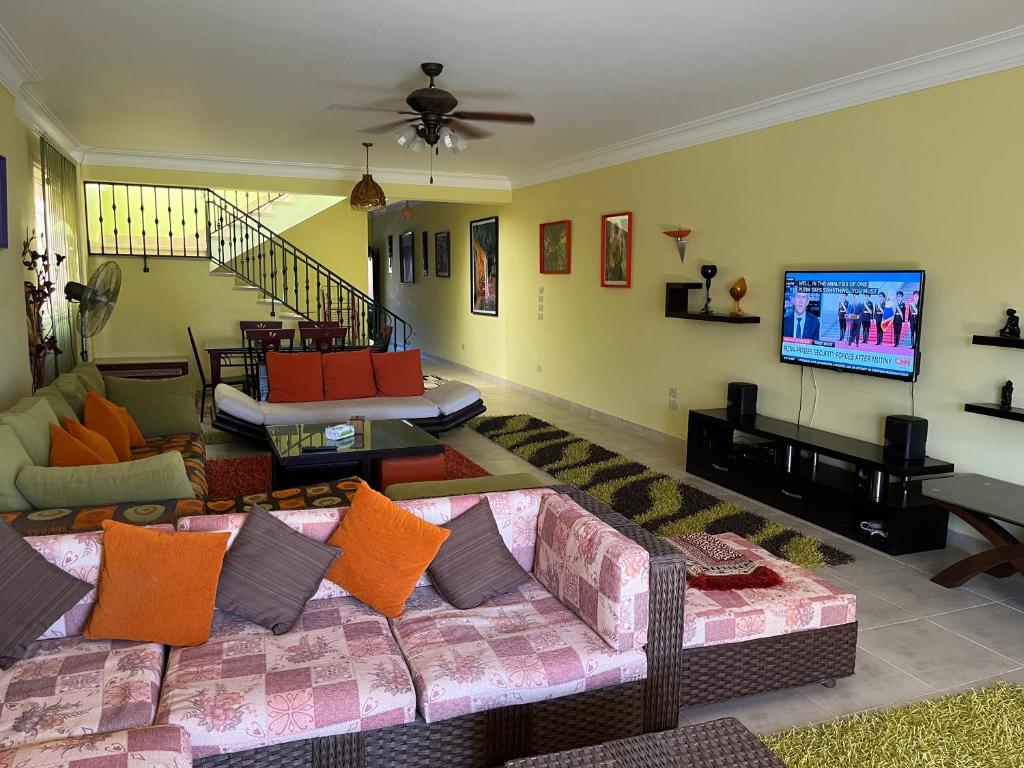 La Vista 5_Boutique Sea Front Villa for the Elite, Ain Suchna ...