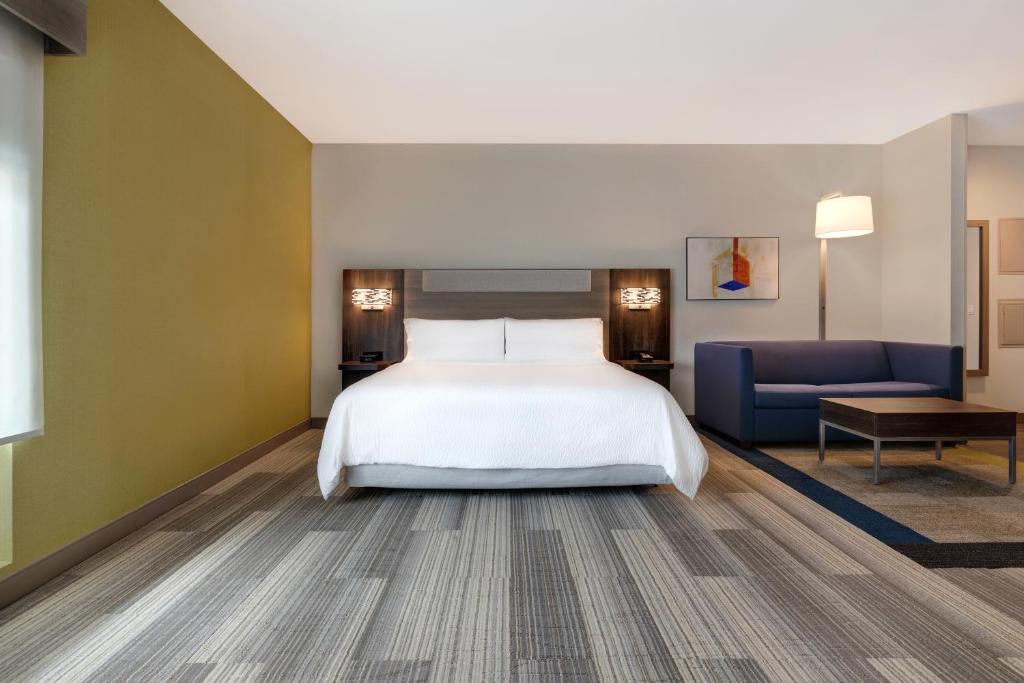 Holiday Inn Express & Suites - Glendale Downtown, Glendale (updated ...