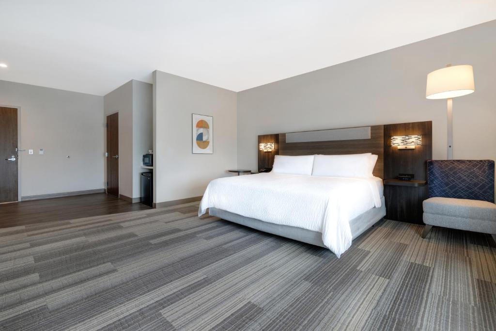 Holiday Inn Express & Suites - Glendale Downtown, Glendale (updated ...