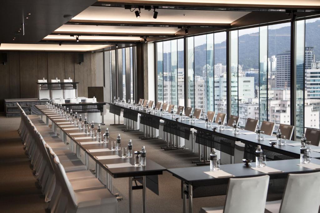 Eslite Hotel, Taipei (updated prices 2025)