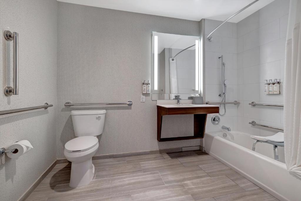 Holiday Inn Express & Suites - Glendale Downtown, Glendale (updated ...