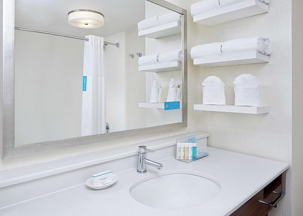 Hampton Inn Dallas Irving Las Colinas, Irving (updated prices 2025)