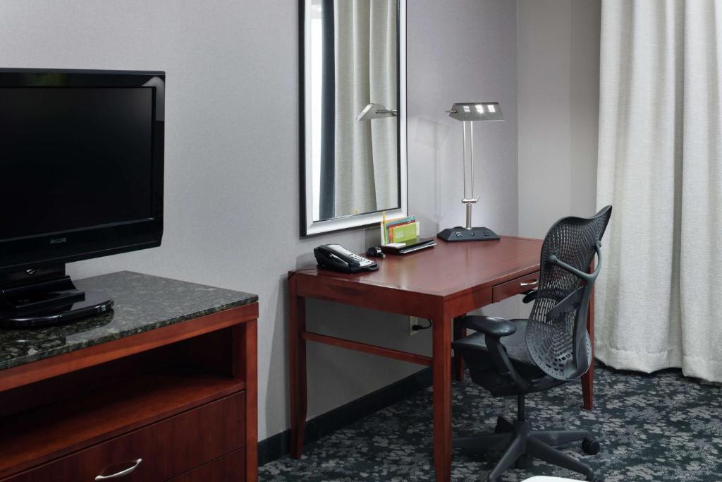 Hilton Garden Inn Lake Forest Mettawa, Lake Forest (updated prices 2025)