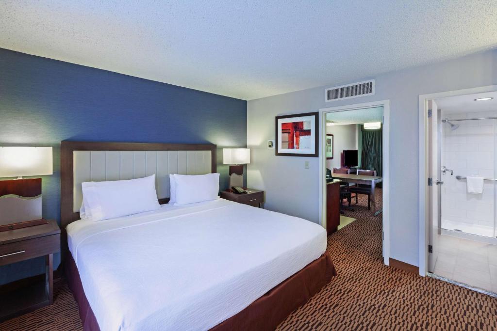 Embassy Suites by Hilton Dallas Market Center, Dallas (updated prices 2025)